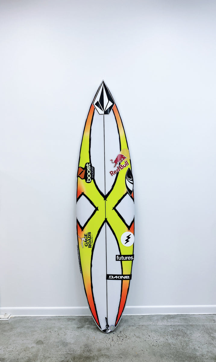 EX TEAM (SYNERGY SHARPEYE) 6'4 x 18 7/8 x 2 5/8 - 31L - #786456 – The ...
